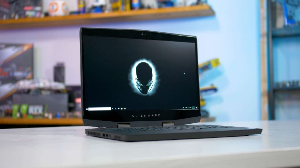 Examen de l'ordinateur portable Alienware m15 RTX Gaming - Media Centerz